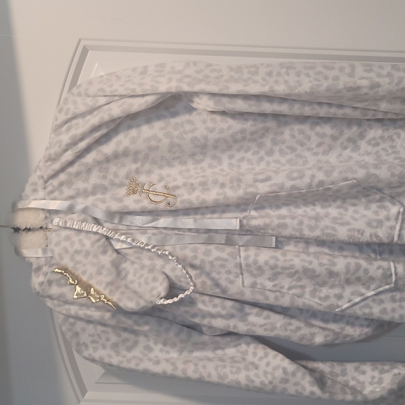 Juicy Couture | Pants & Jumpsuits | Womens Snow Leopard Print Union ...